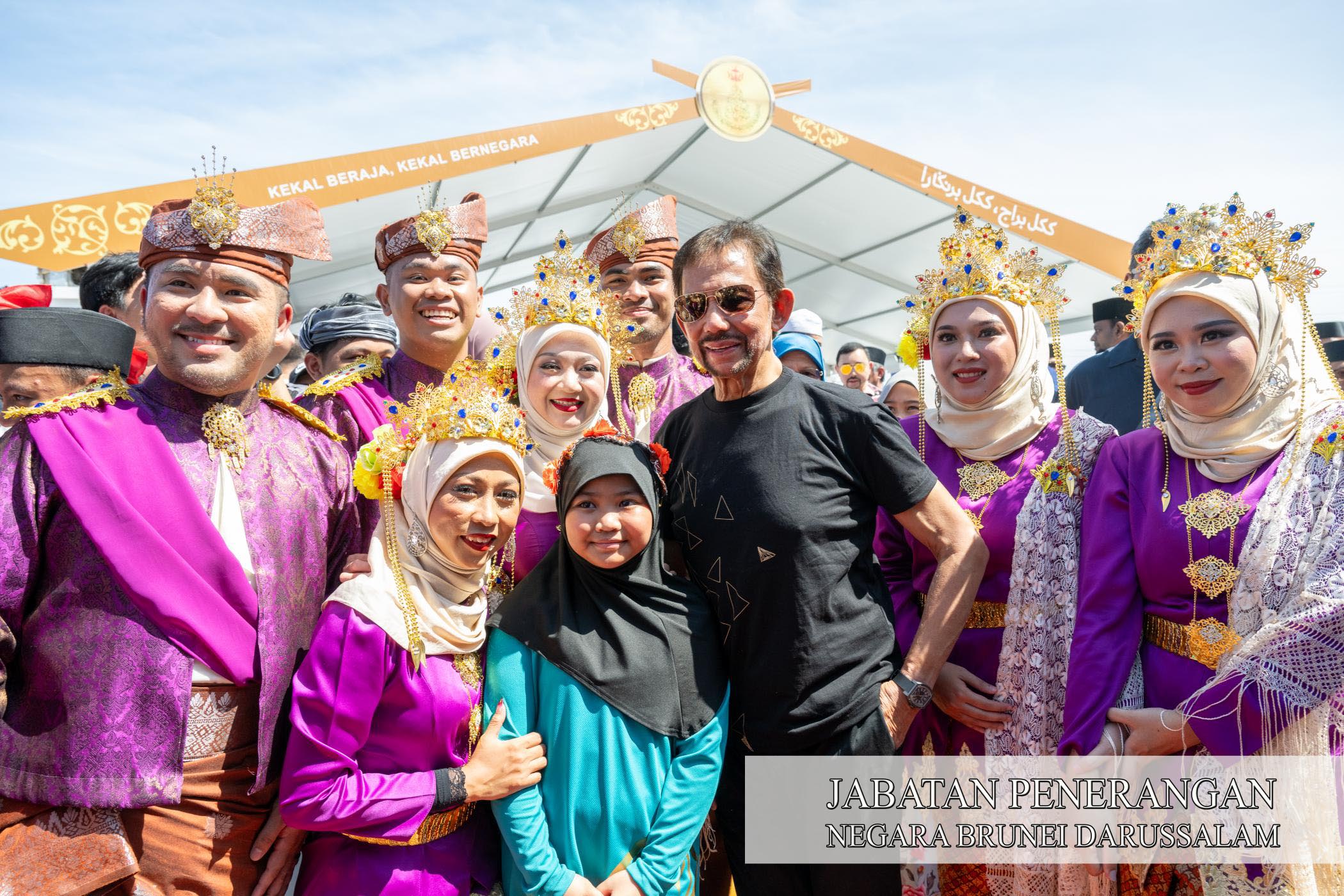 Berita JPM - Daerah Tutong junjung keberangkatan raja...